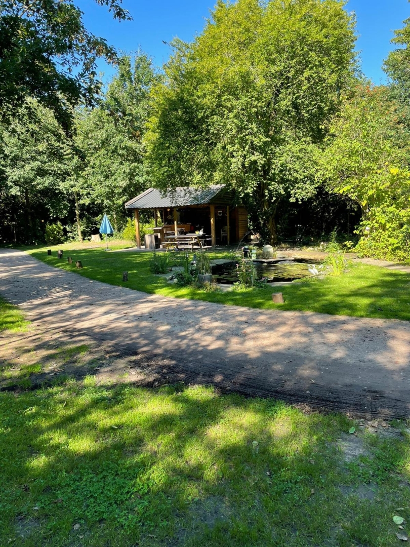 Mini campsite with a park look on the water