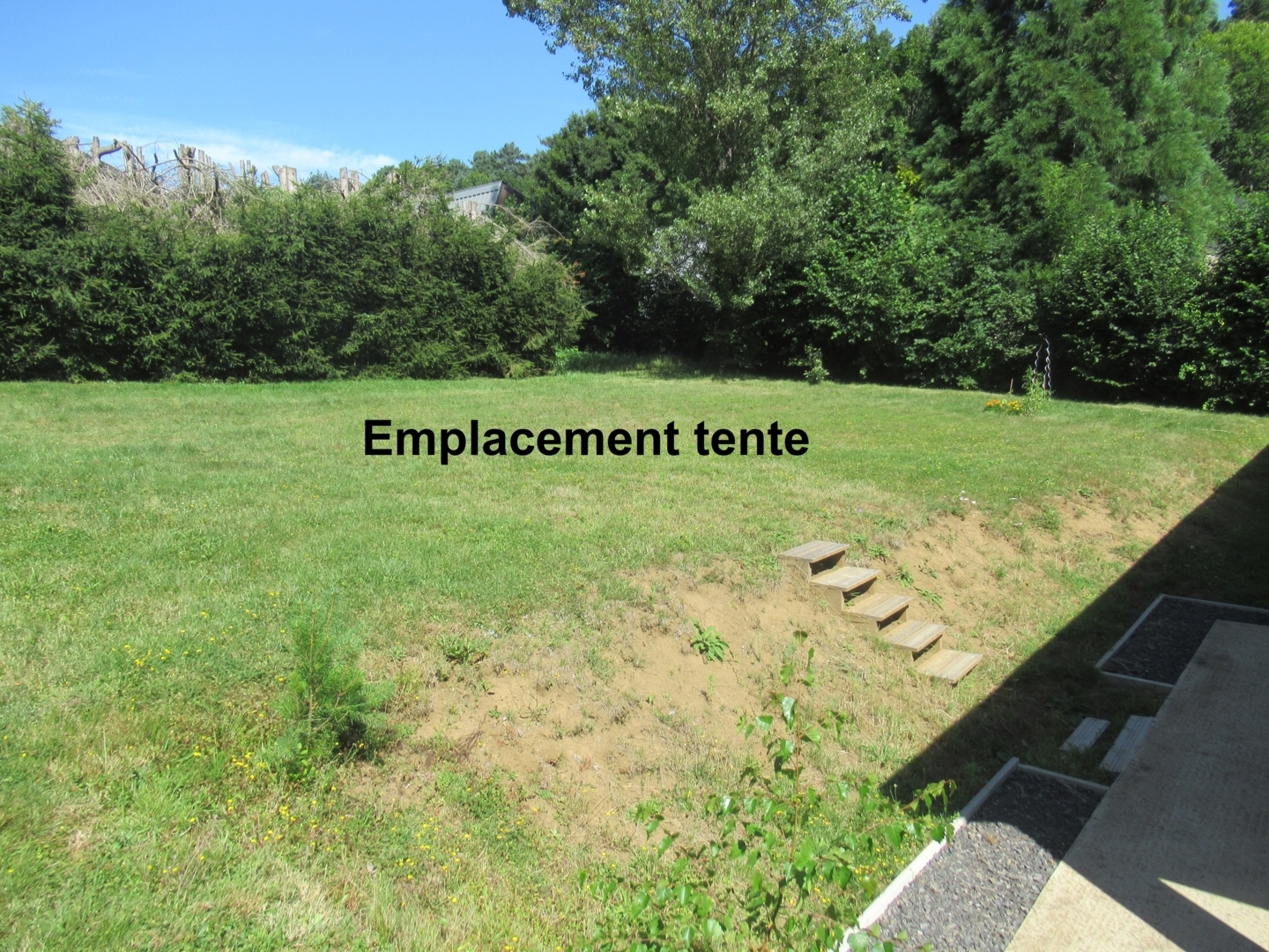 In the heart of the volcanoes and 100m from Lake Aydat, come and take a ...