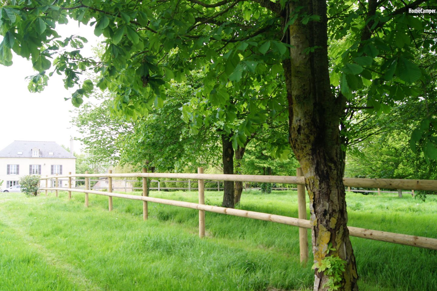 Campspace in Juaye Mondaye, Normandy ∞ Campercontact