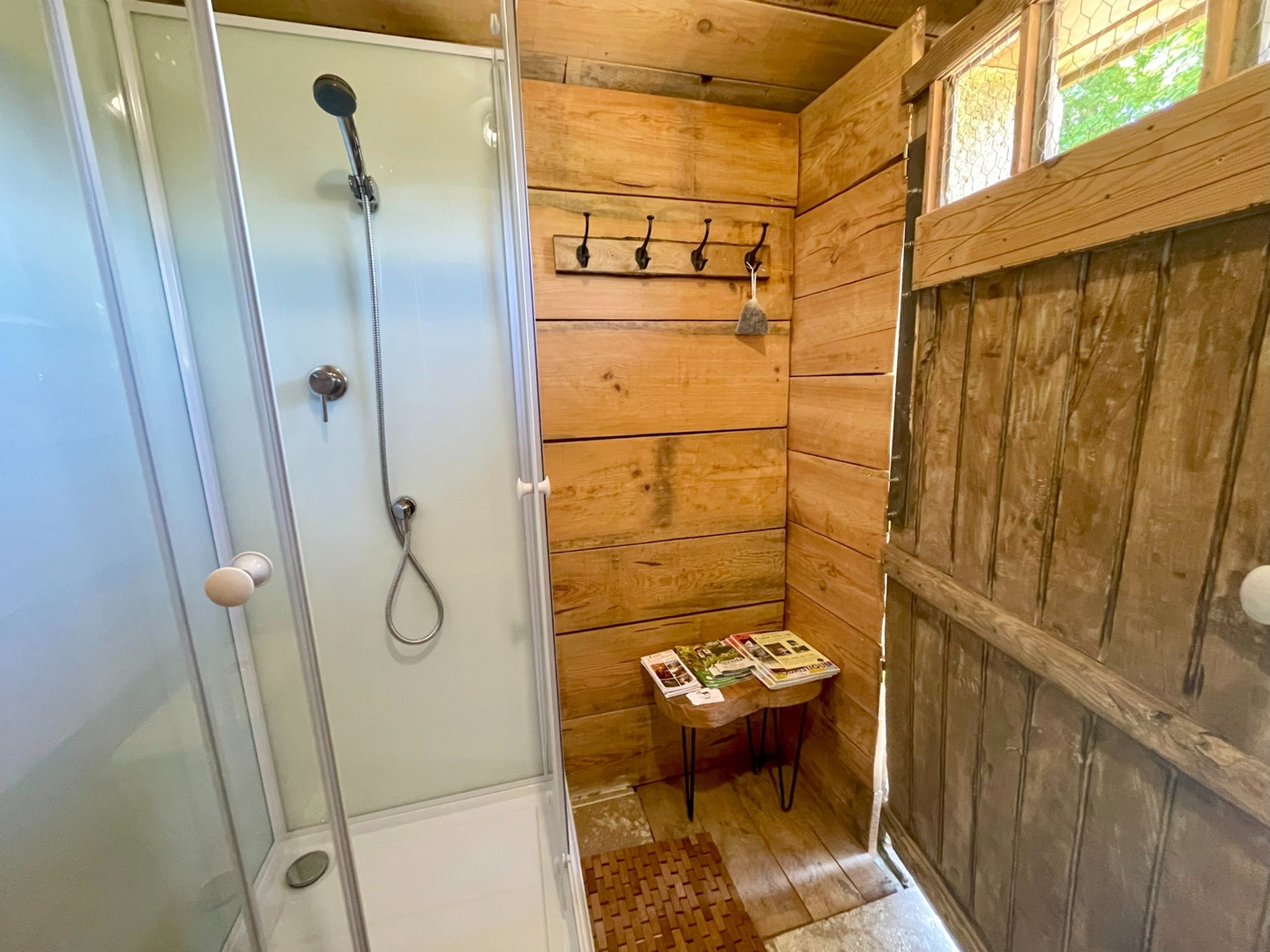 A single location in the heart of the farm, peace and quiet guaranteed ...