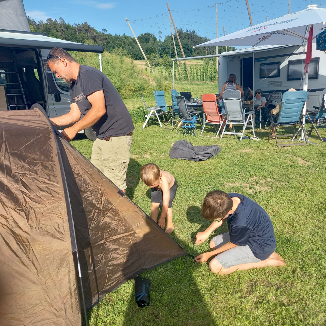 Pitch on a holiday farm with natural pool ∞ Campercontact