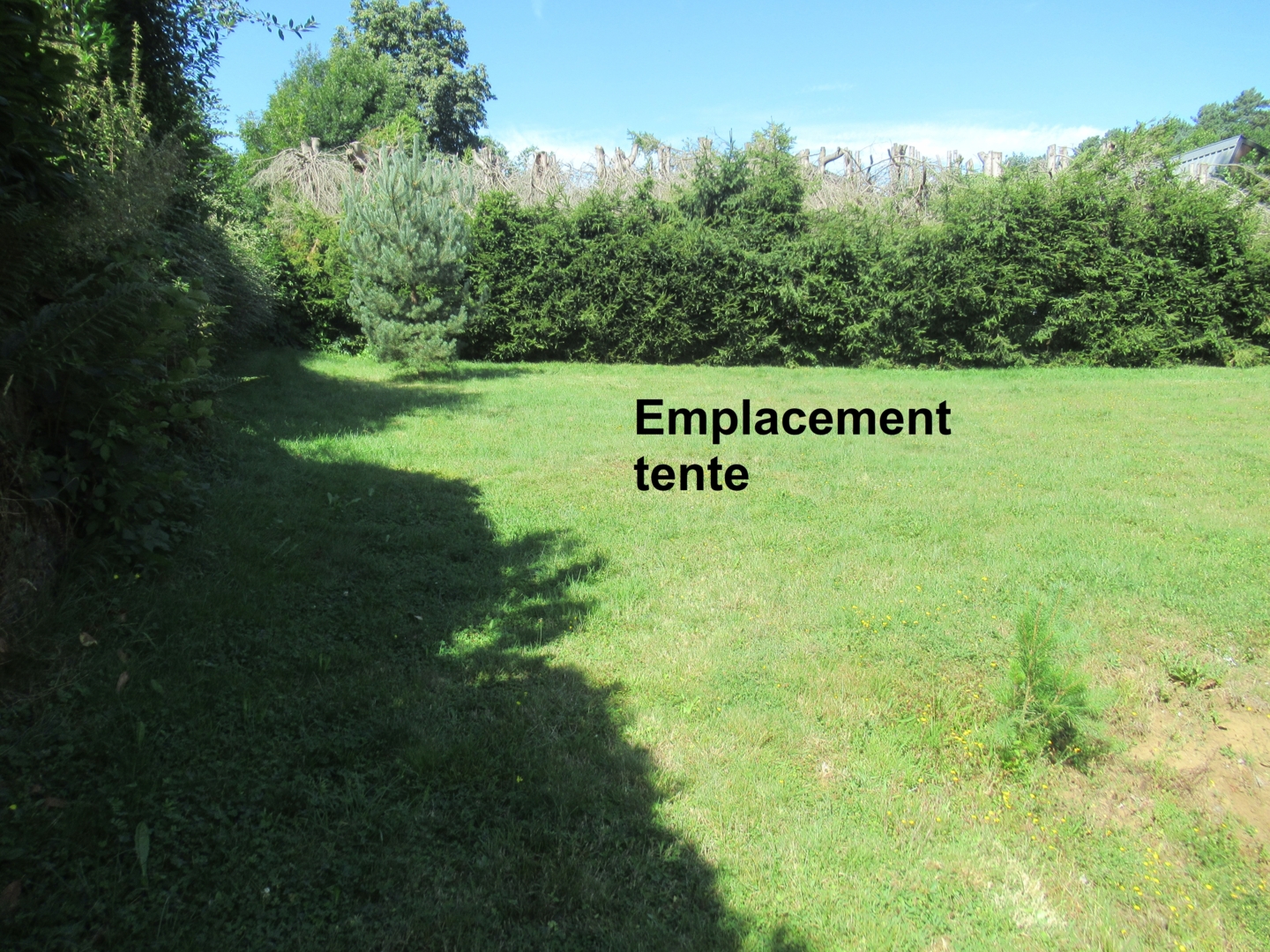 In the heart of the volcanoes and 100m from Lake Aydat, come and take a ...